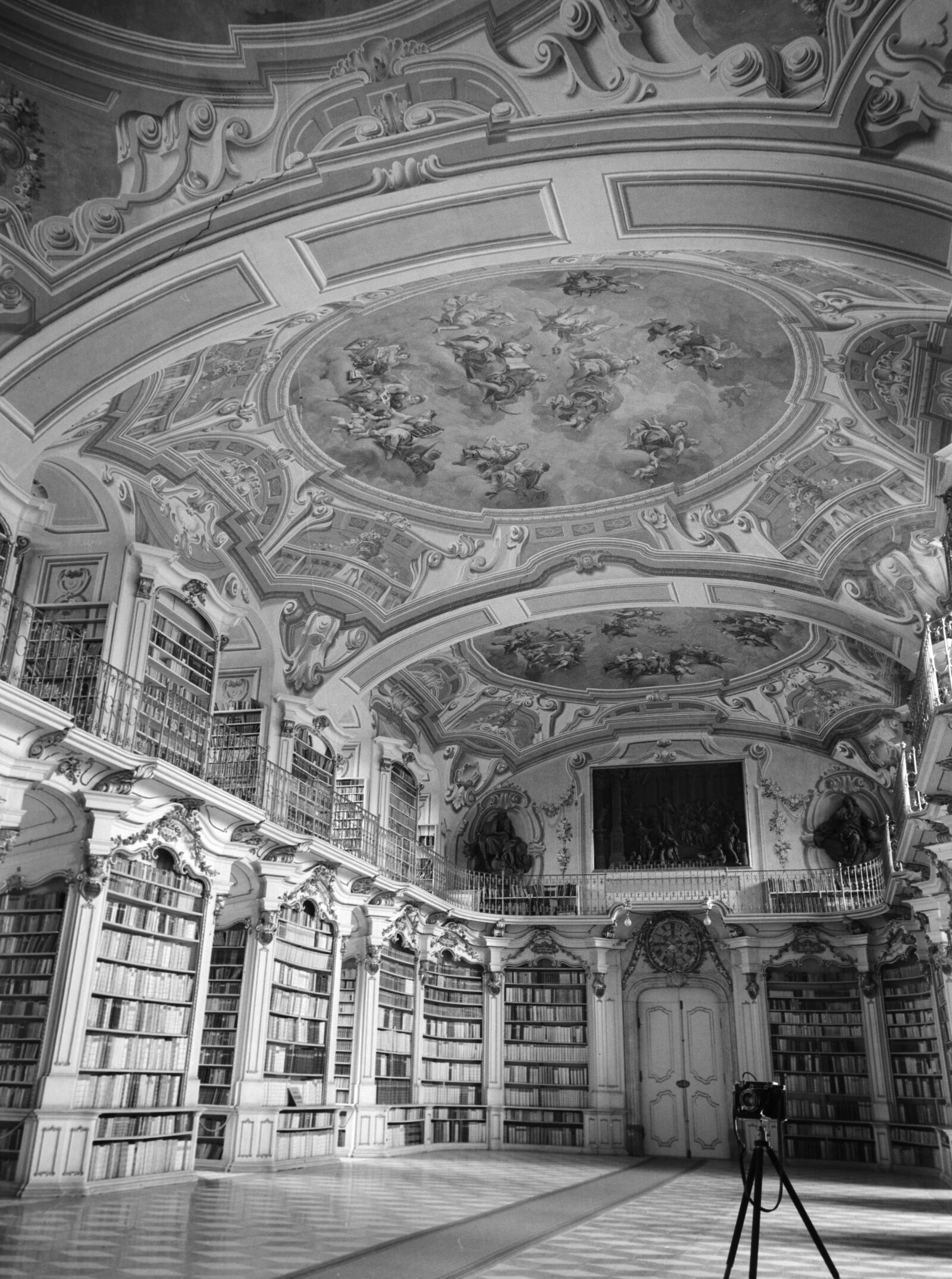 E. O. Hoppé: Master Photographer